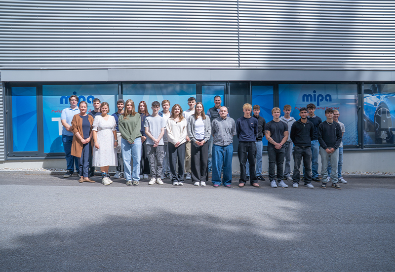 21 neue Azubis starten ihre Karriere bei MIPA: MIPA SE